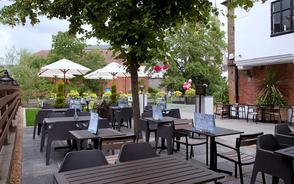 The Kings Head Inn Wetherspoon from ₱3,895. Salisbury Hotel Deals ...